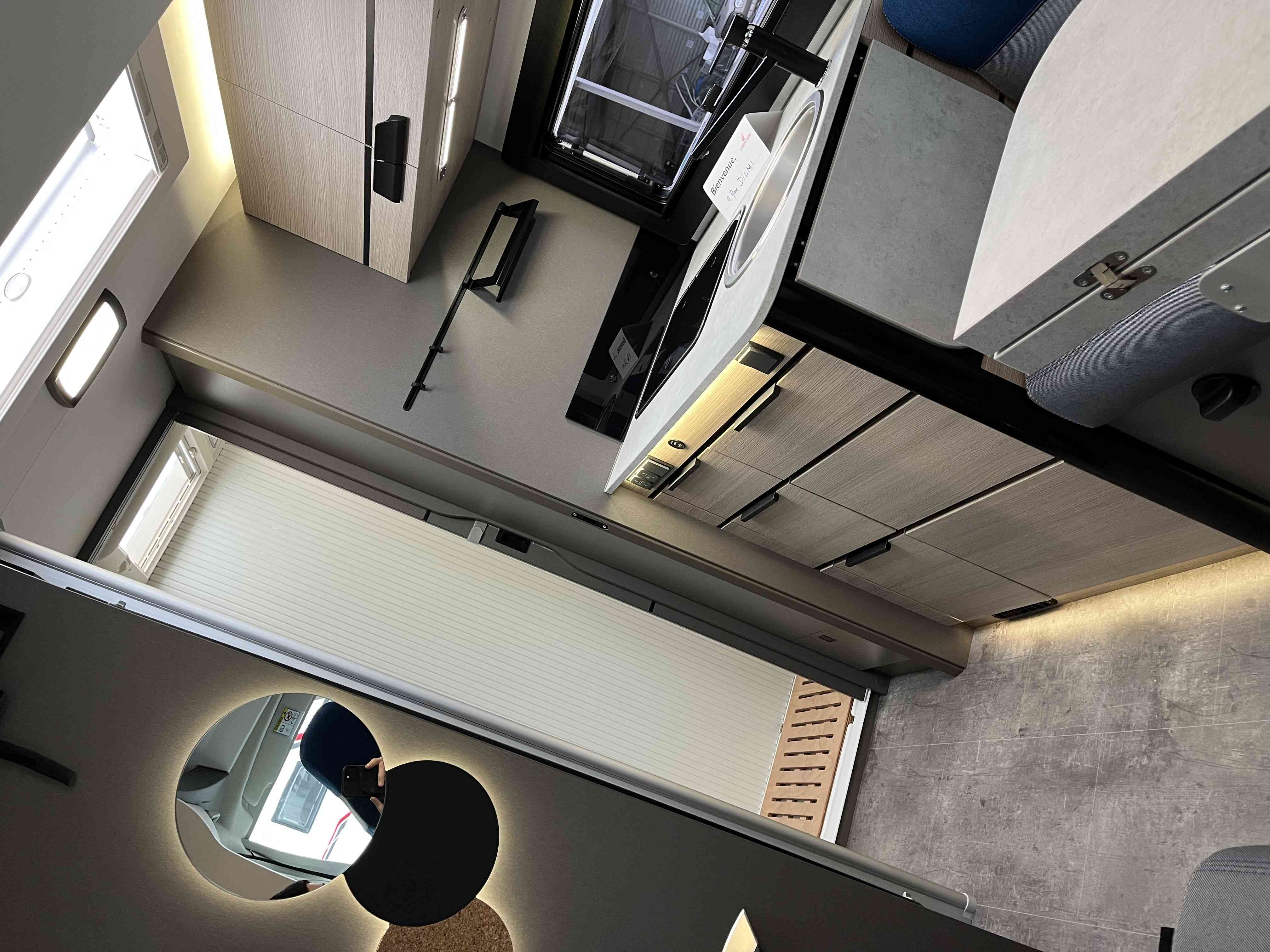 Location Camping car Van - SONCHAMP (78) - CHAUSSON X550 | Hapee